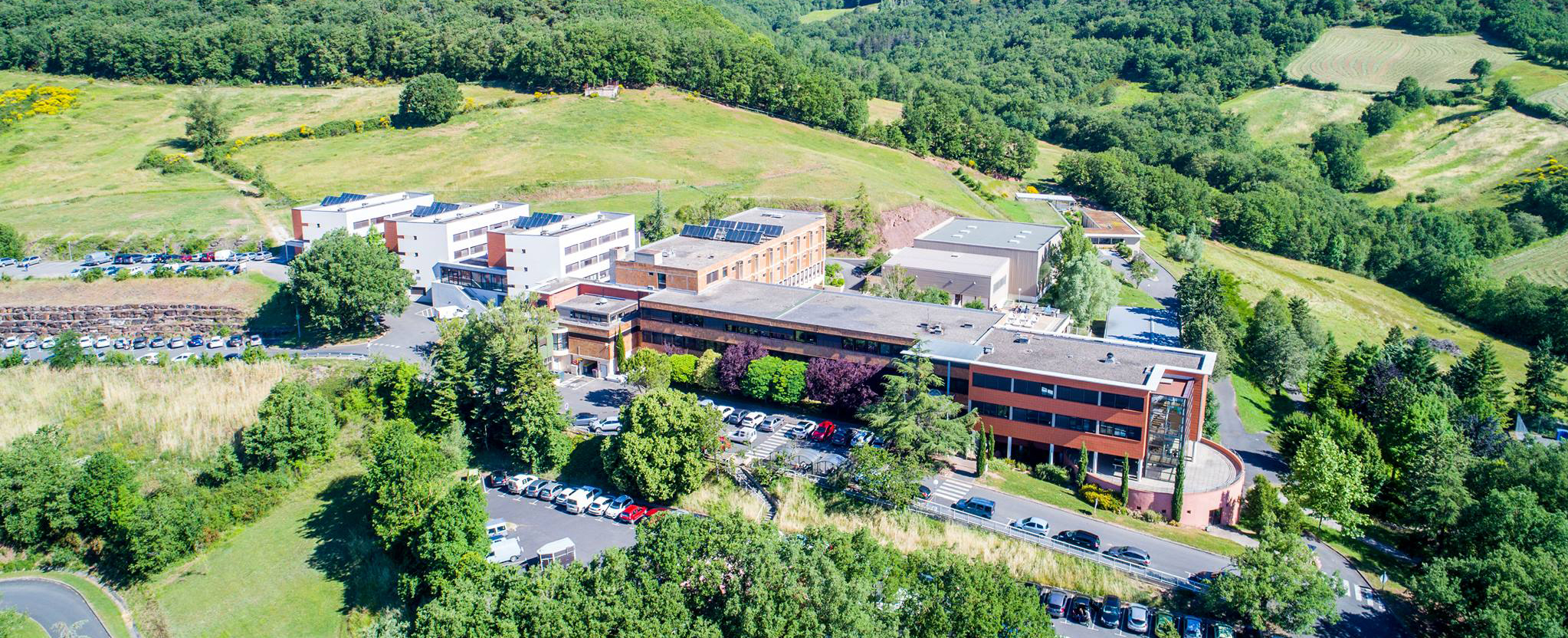 Hébergement - Centre d'accueil la cazotte | COLOS CLUB ALADIN